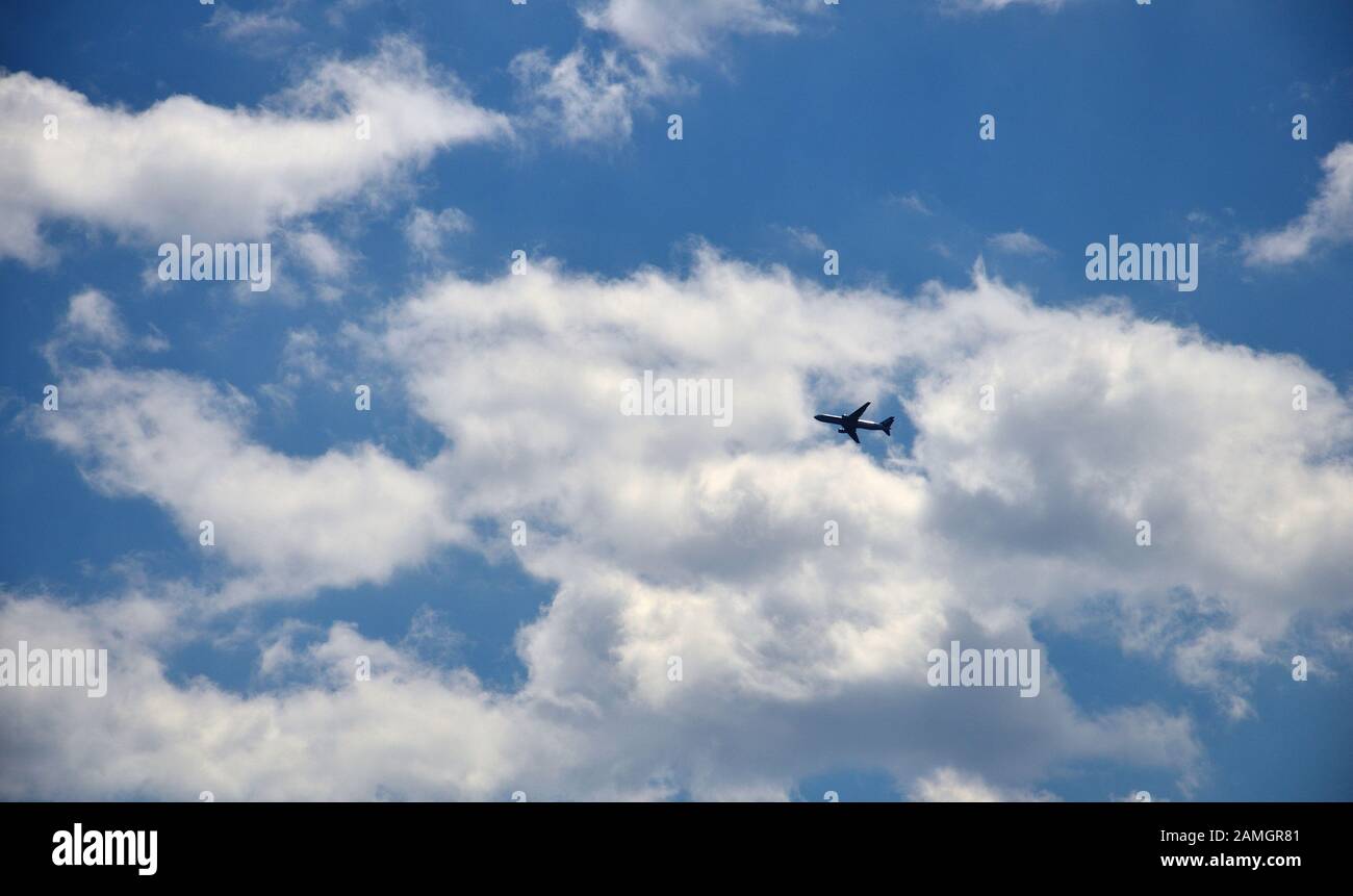 Japanese sky hi-res stock photography and images - Alamy