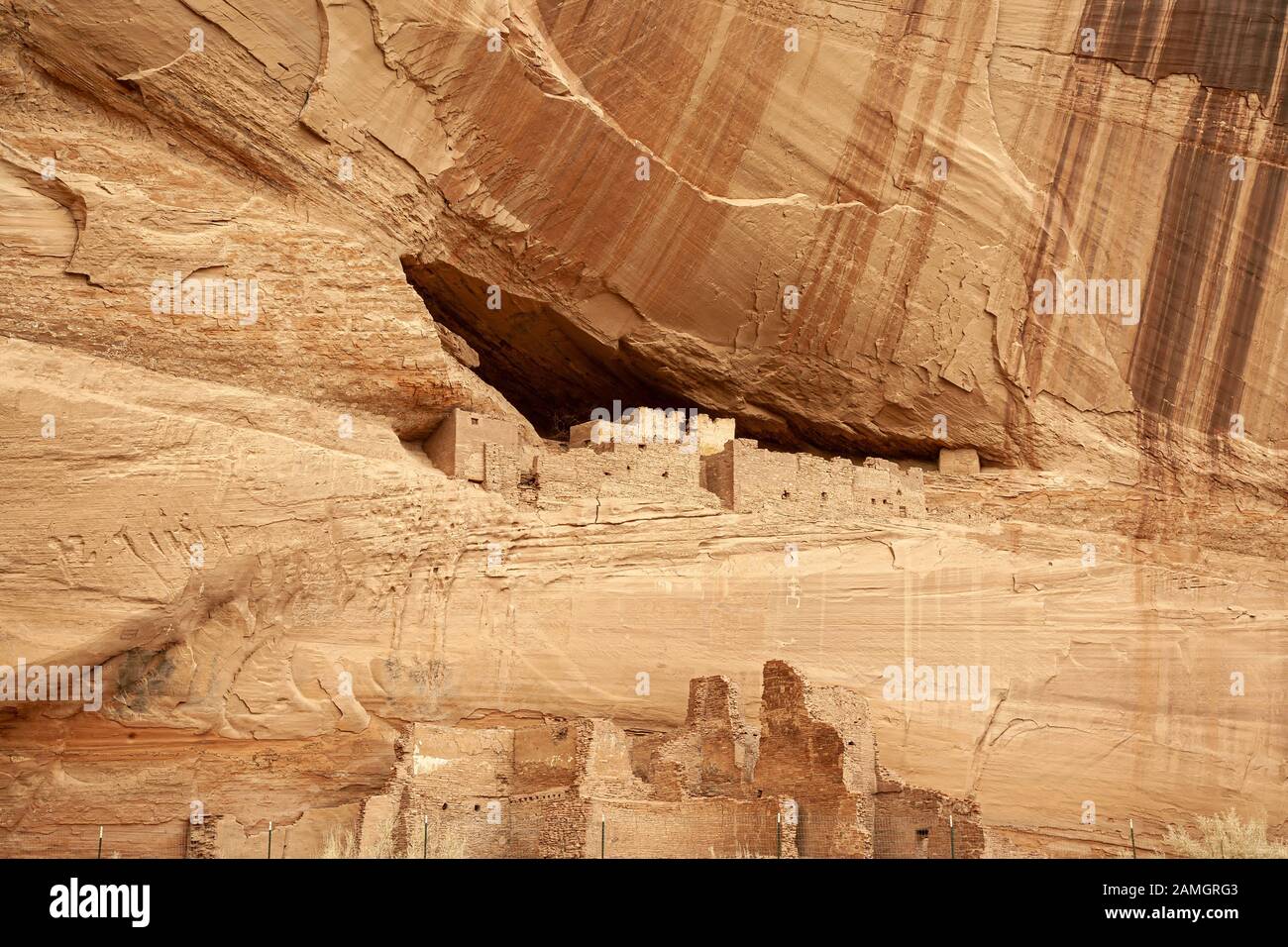 White House Ruins and sandstone wall, Canyon de Chelly National ...