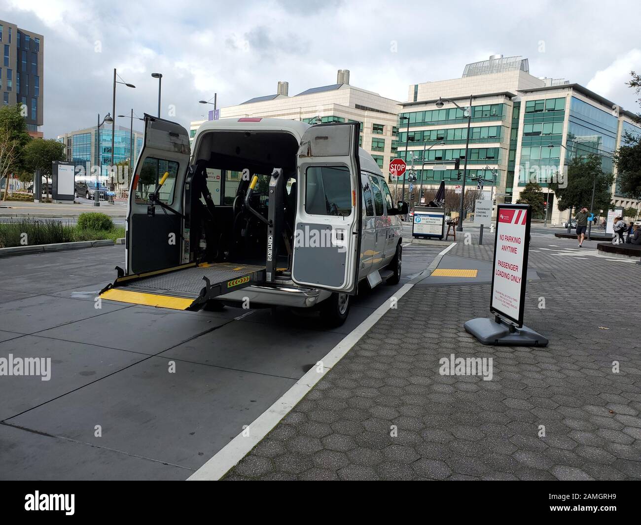 Disabled ramp bus hi-res stock photography and images - Alamy