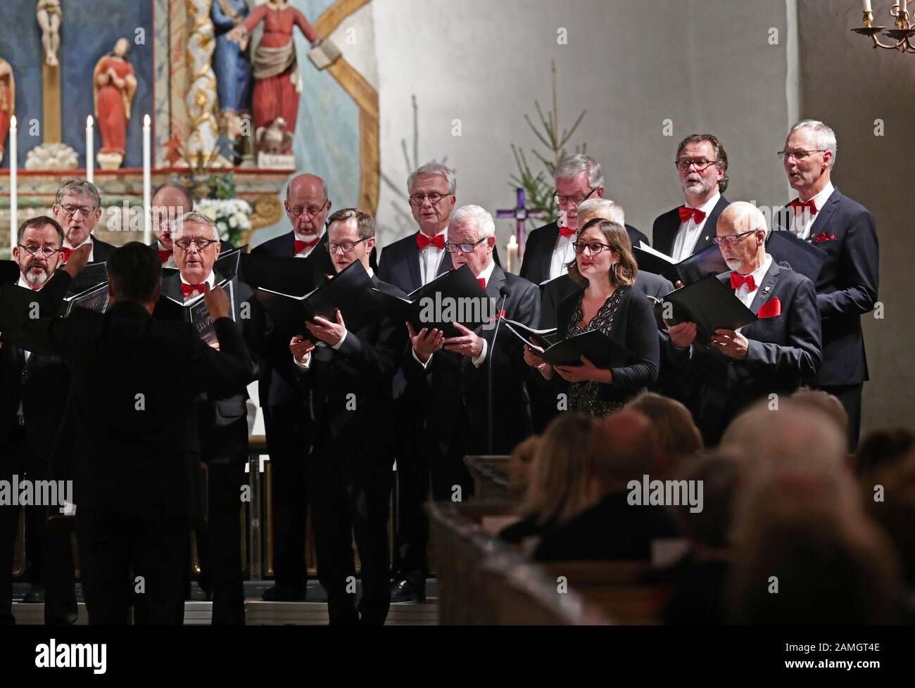 Singing in a church hi-res stock photography and images - Alamy