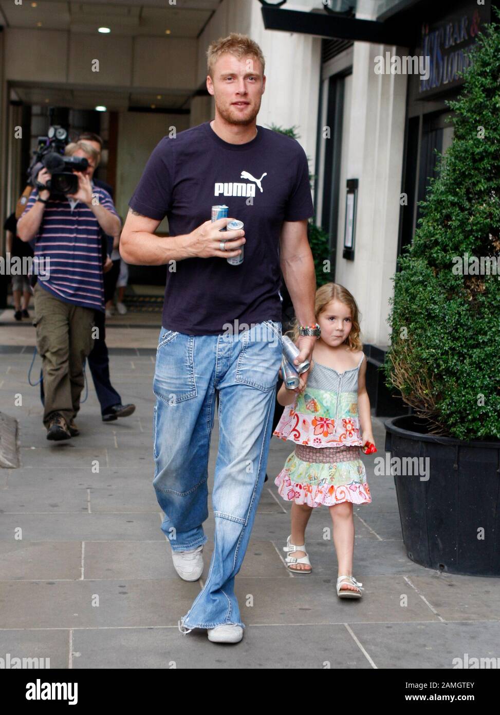 Freddie Flintoff with his wife Rachel and members of the England ...