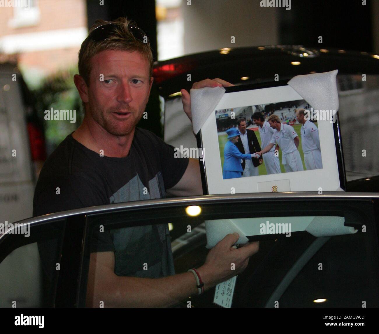 Andrew flintoff ashes celebrations hi-res stock photography and images ...