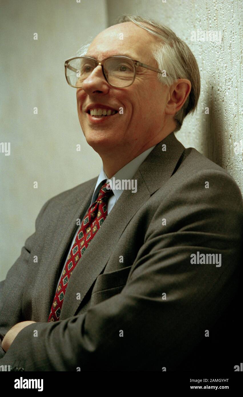 Donald dewar hi-res stock photography and images - Alamy