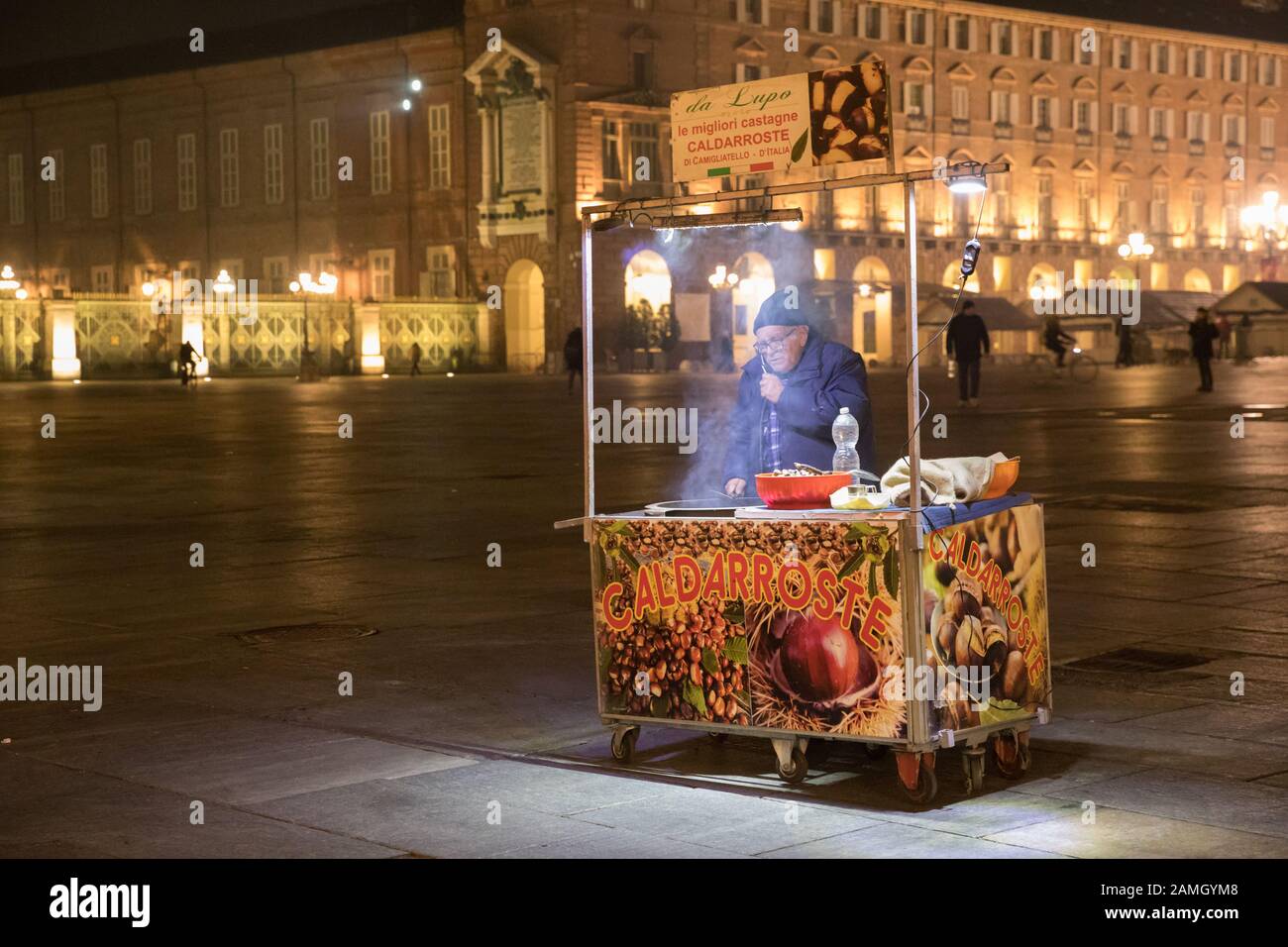 Chestnut market hi-res stock photography and images - Alamy