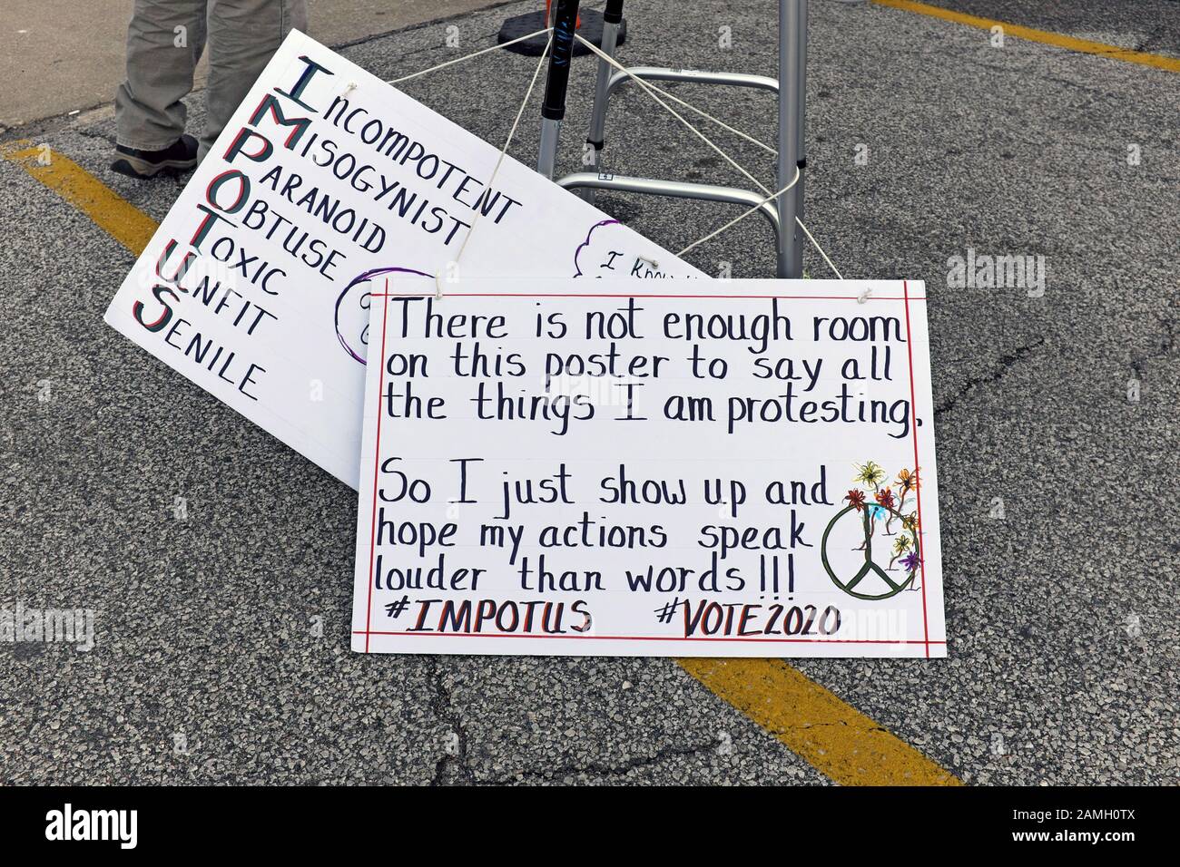 Protest signs hi-res stock photography and images - Alamy