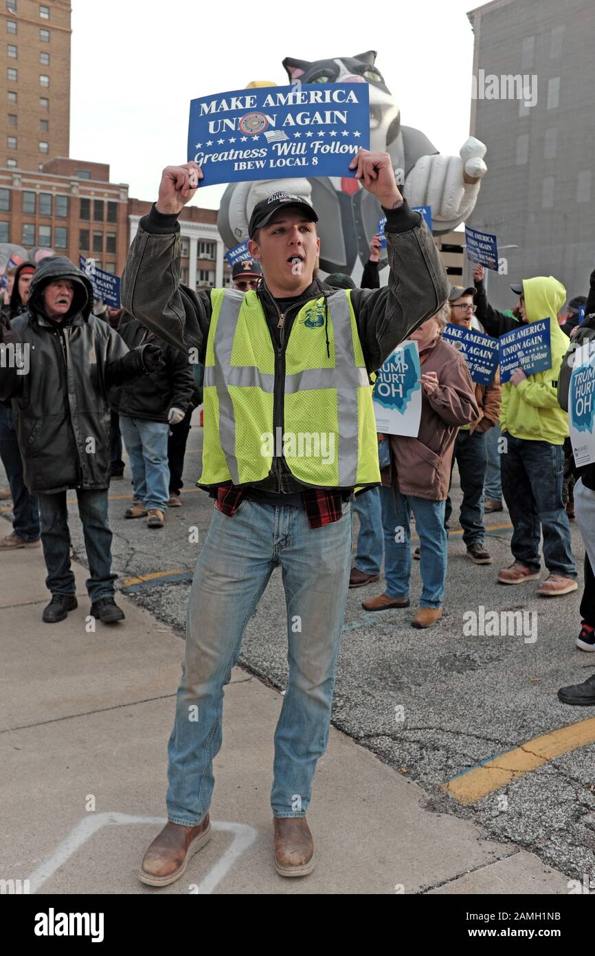 Pro union male worker hi-res stock photography and images - Alamy