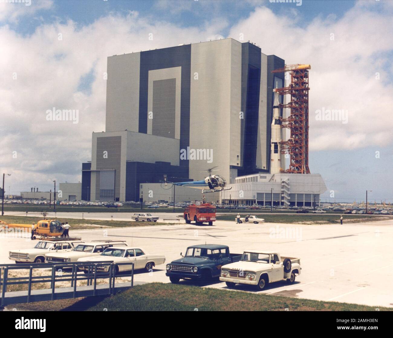 Saturn v assembly hi-res stock photography and images - Alamy