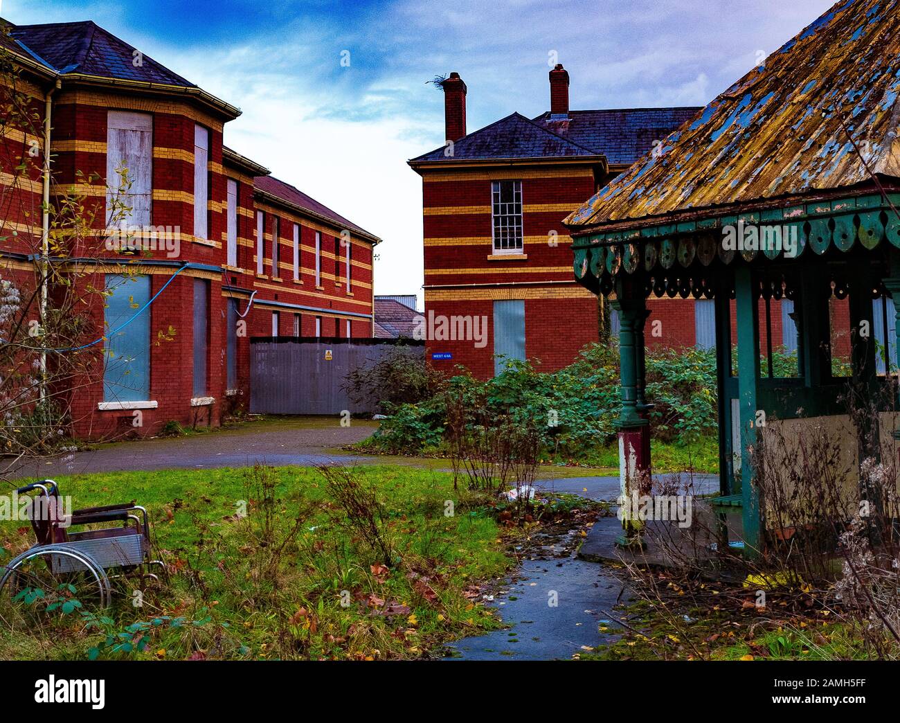 Hospital patients 1980's hi-res stock photography and images - Alamy