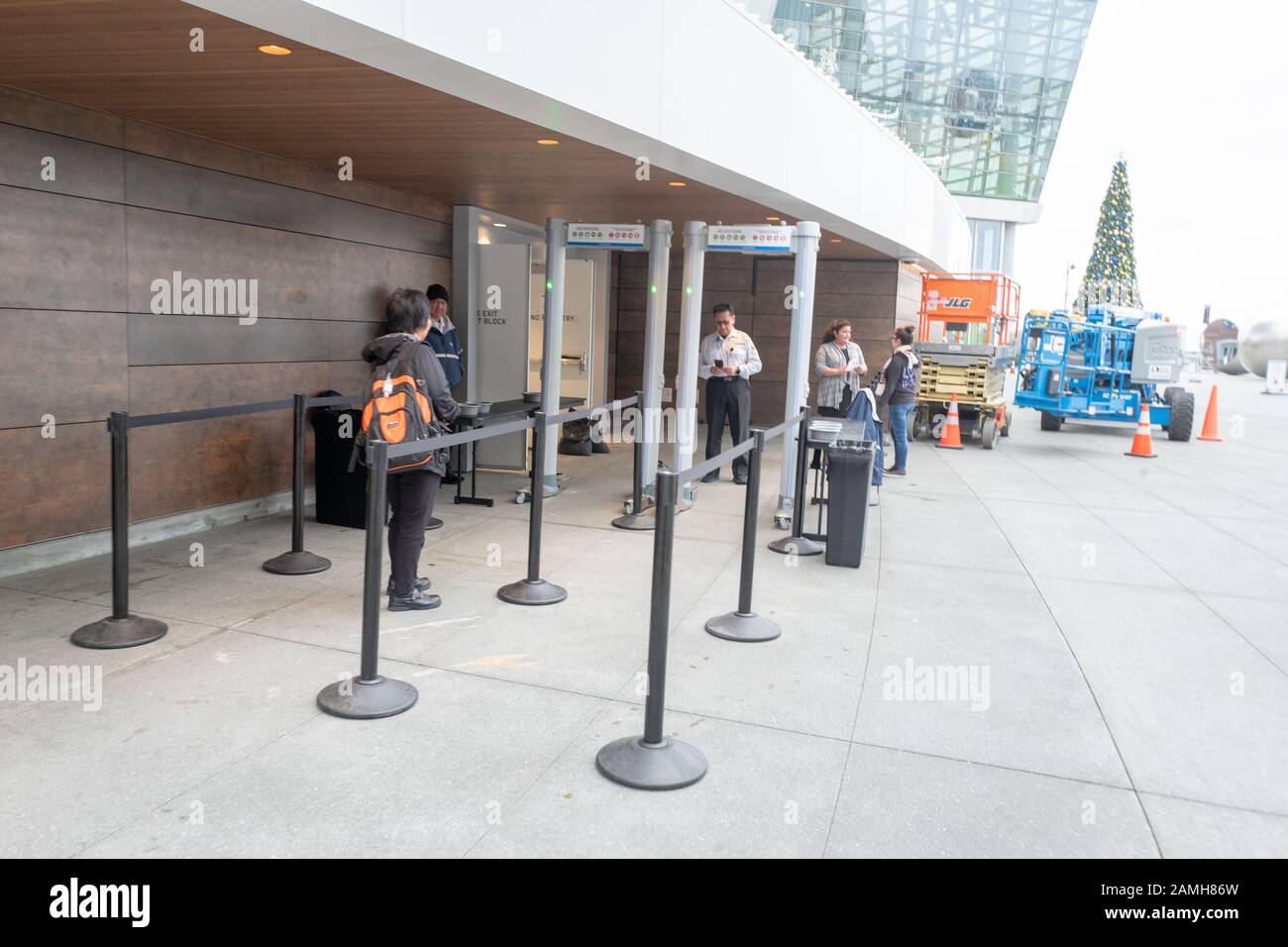 Security bay hi-res stock photography and images - Alamy