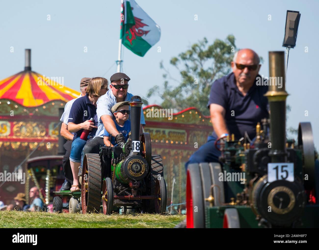 Parade of miniature traction engines at 2019 Shrewsbury Steam Rally ...