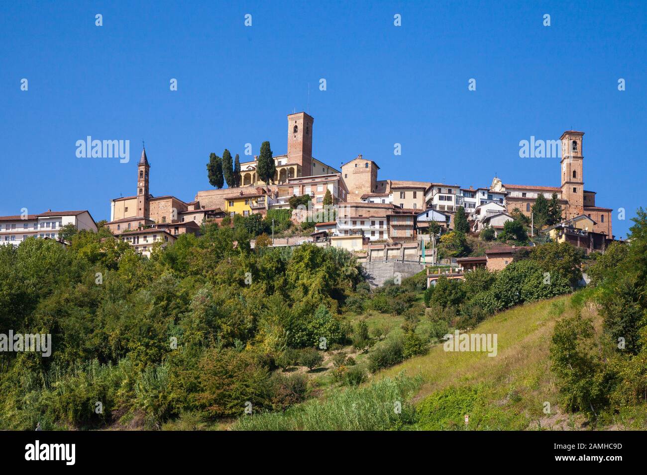 The hill top wine making town of Cisterna, d'Asti, Piedmont, Italy ...