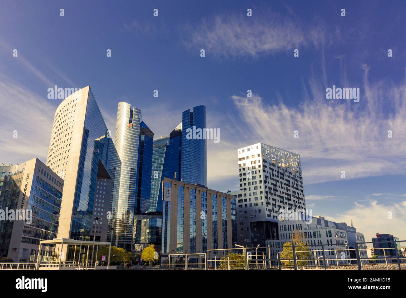Shell reflect architecture hi-res stock photography and images - Alamy