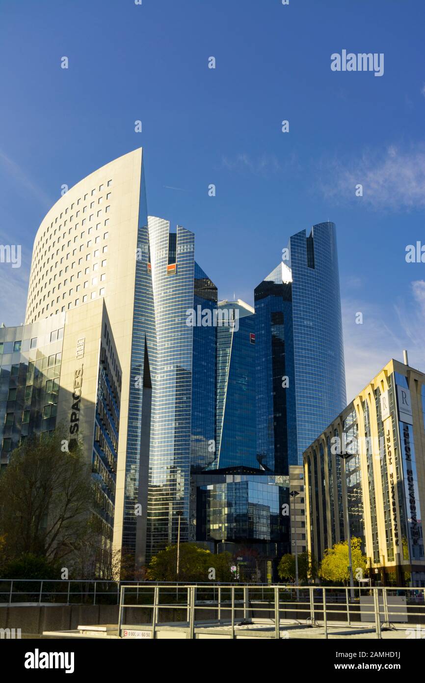 Societe generale paris la defense hi-res stock photography and images ...