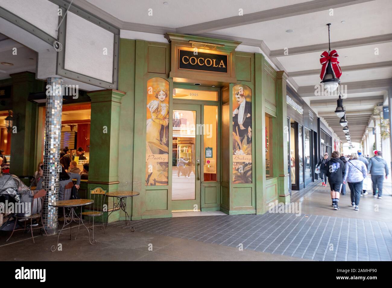 Cocola bakery hi-res stock photography and images - Alamy