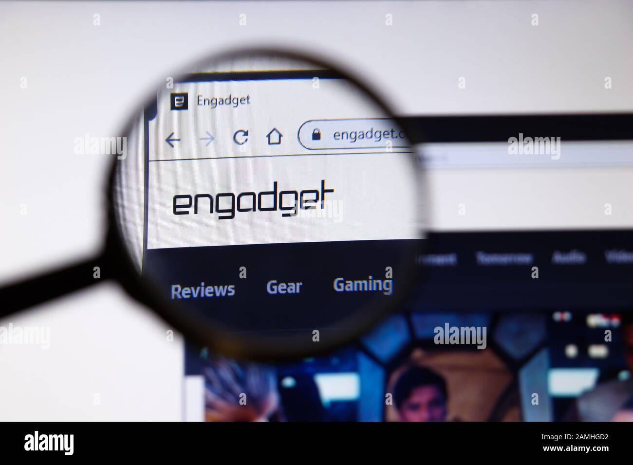 Engadget logo hi-res stock photography and images - Alamy