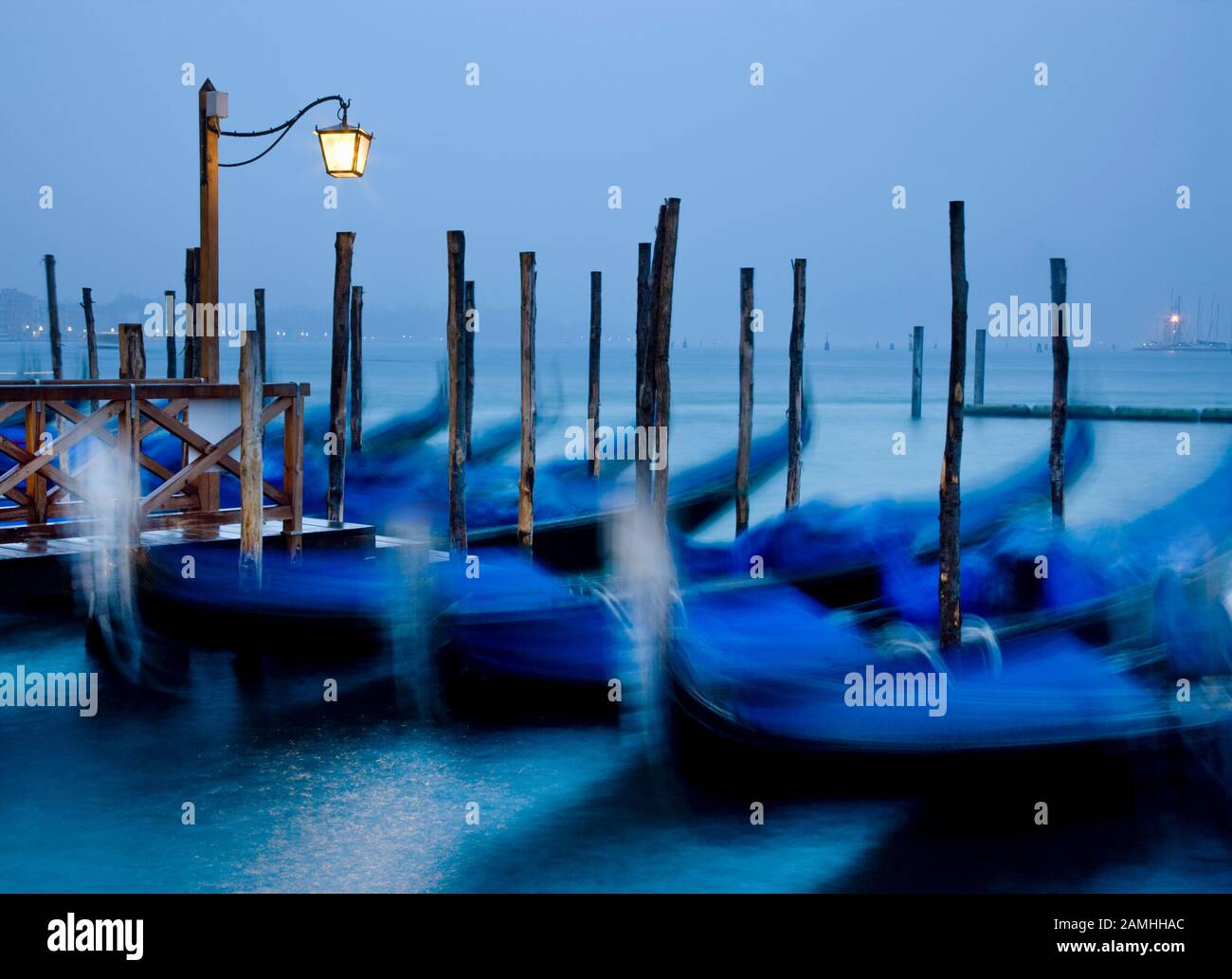 Moving gondola hi-res stock photography and images - Alamy