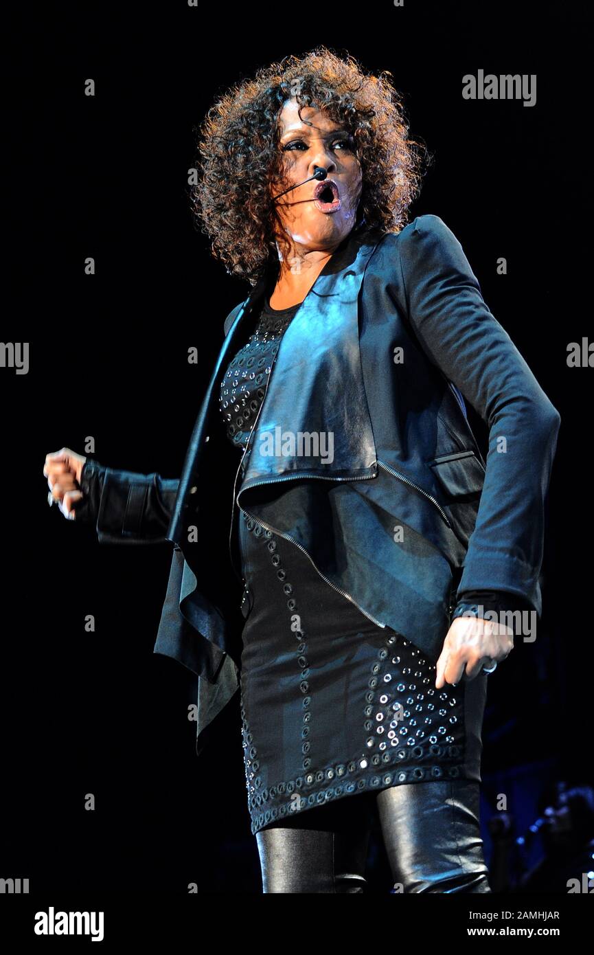 Whitney houston 1987 hi-res stock photography and images - Alamy