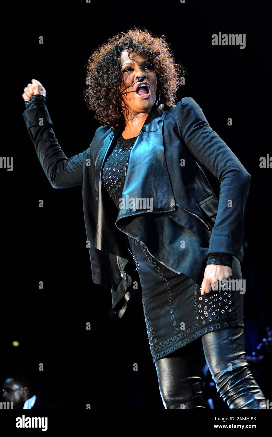 Singer actress whitney houston producer hi-res stock photography and ...