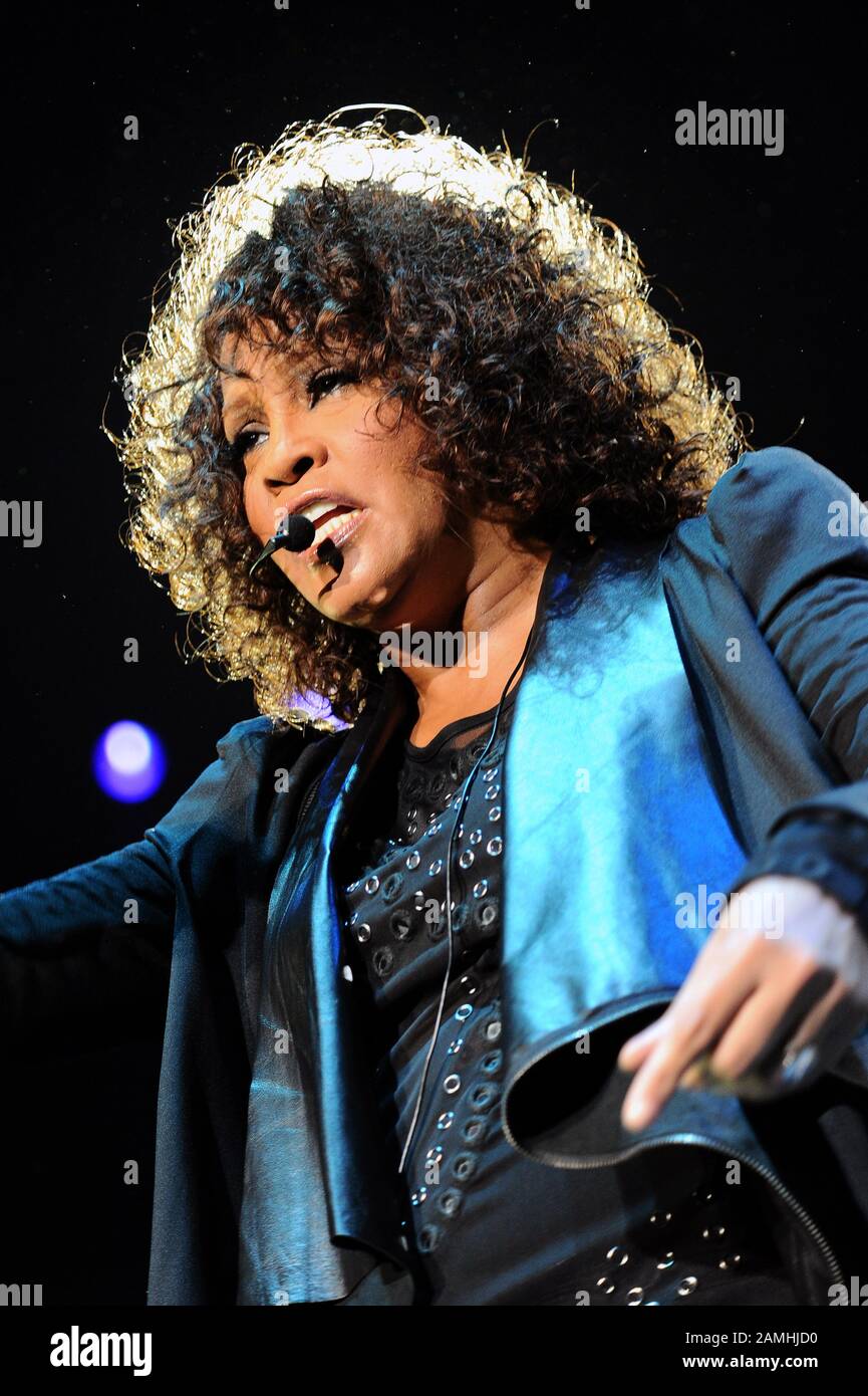 Singer actress whitney houston producer hi-res stock photography and ...