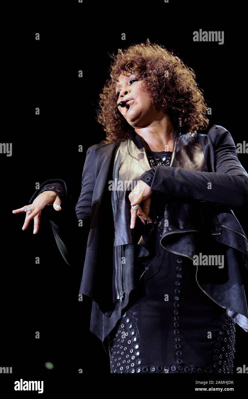 Singer actress whitney houston producer hi-res stock photography and ...