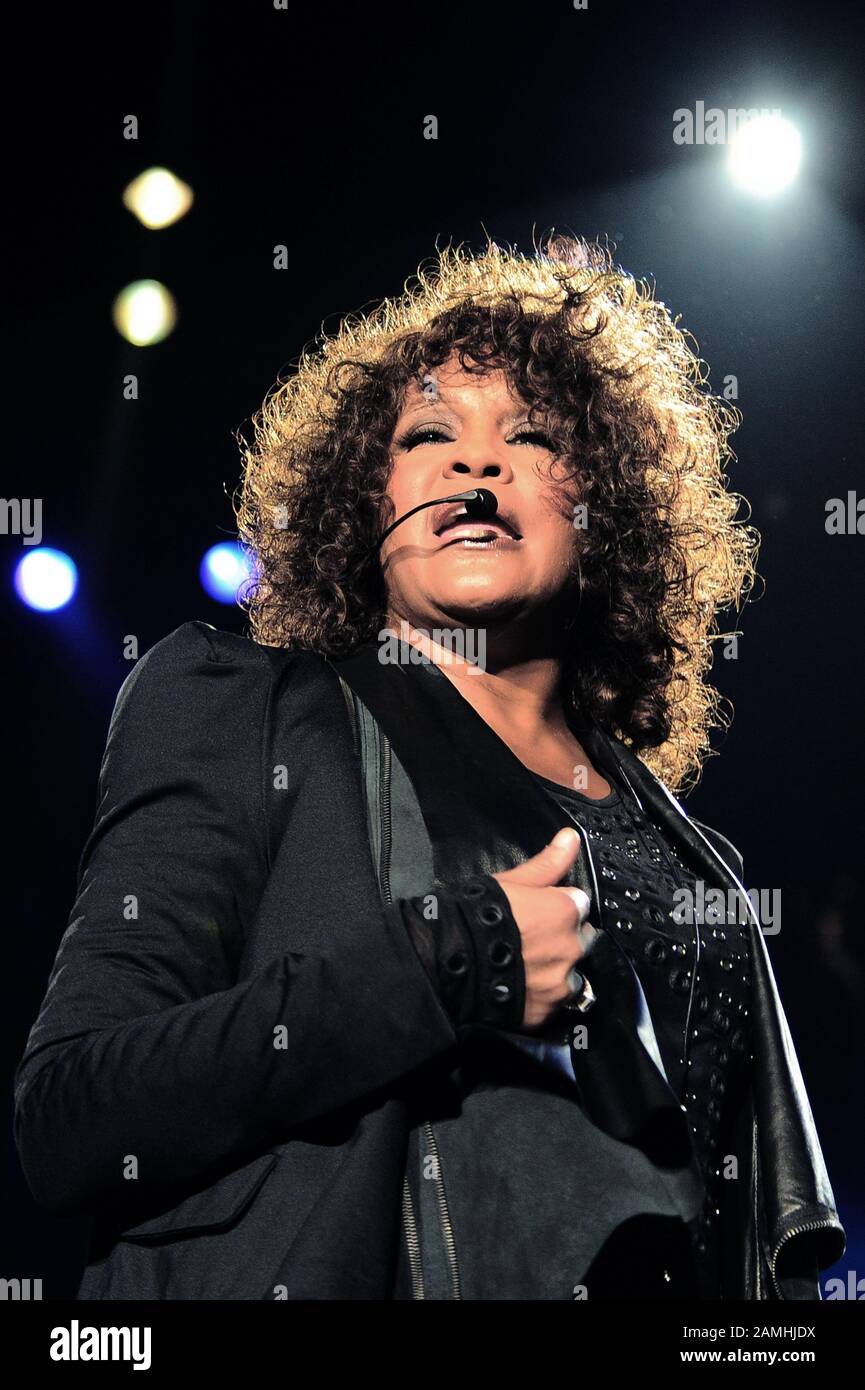 Whitney houston 1987 hi-res stock photography and images - Alamy