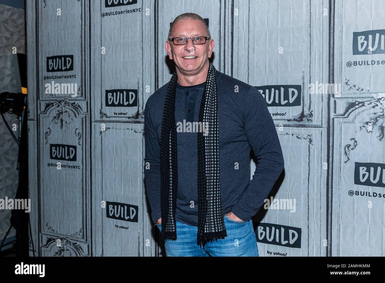 Robert irvine food network hi-res stock photography and images - Alamy