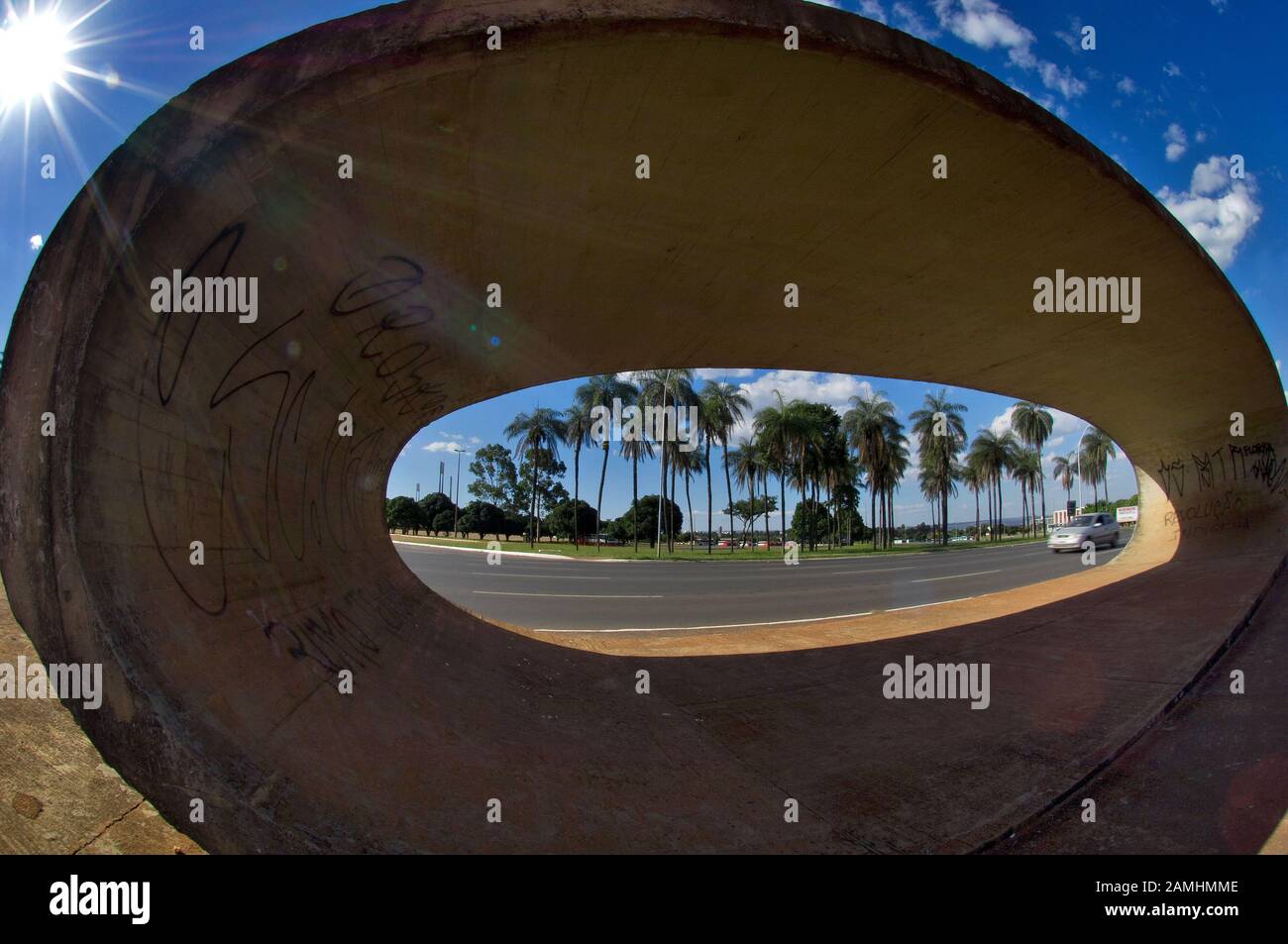 Bus stop,Eixo Monumental, Brasilia, DF, Brazil Stock Photo - Alamy