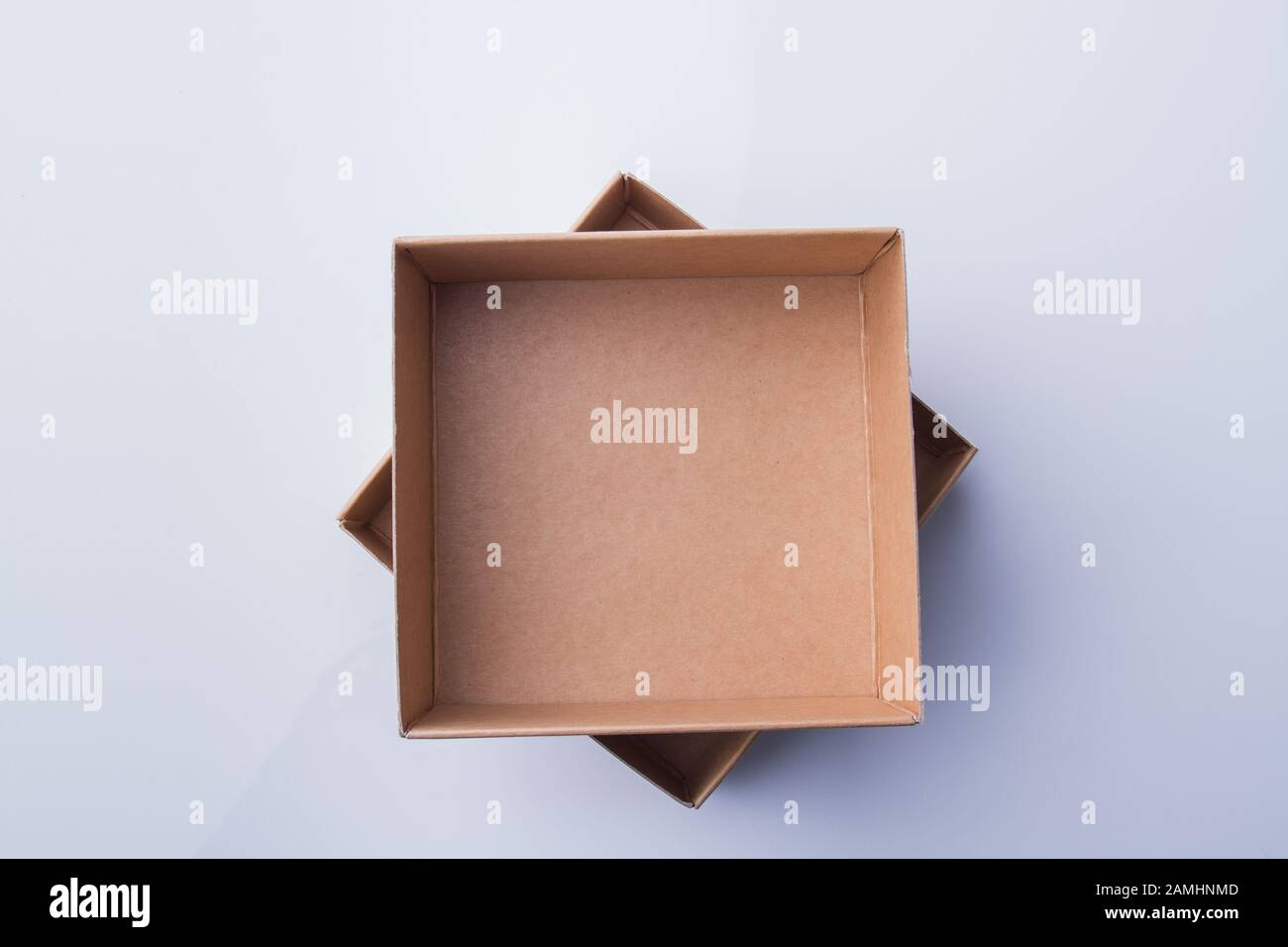 Small square pieces paper hi-res stock photography and images - Alamy