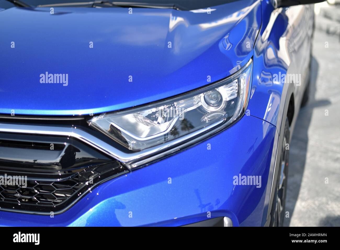 Silver honda car front light hi-res stock photography and images - Alamy