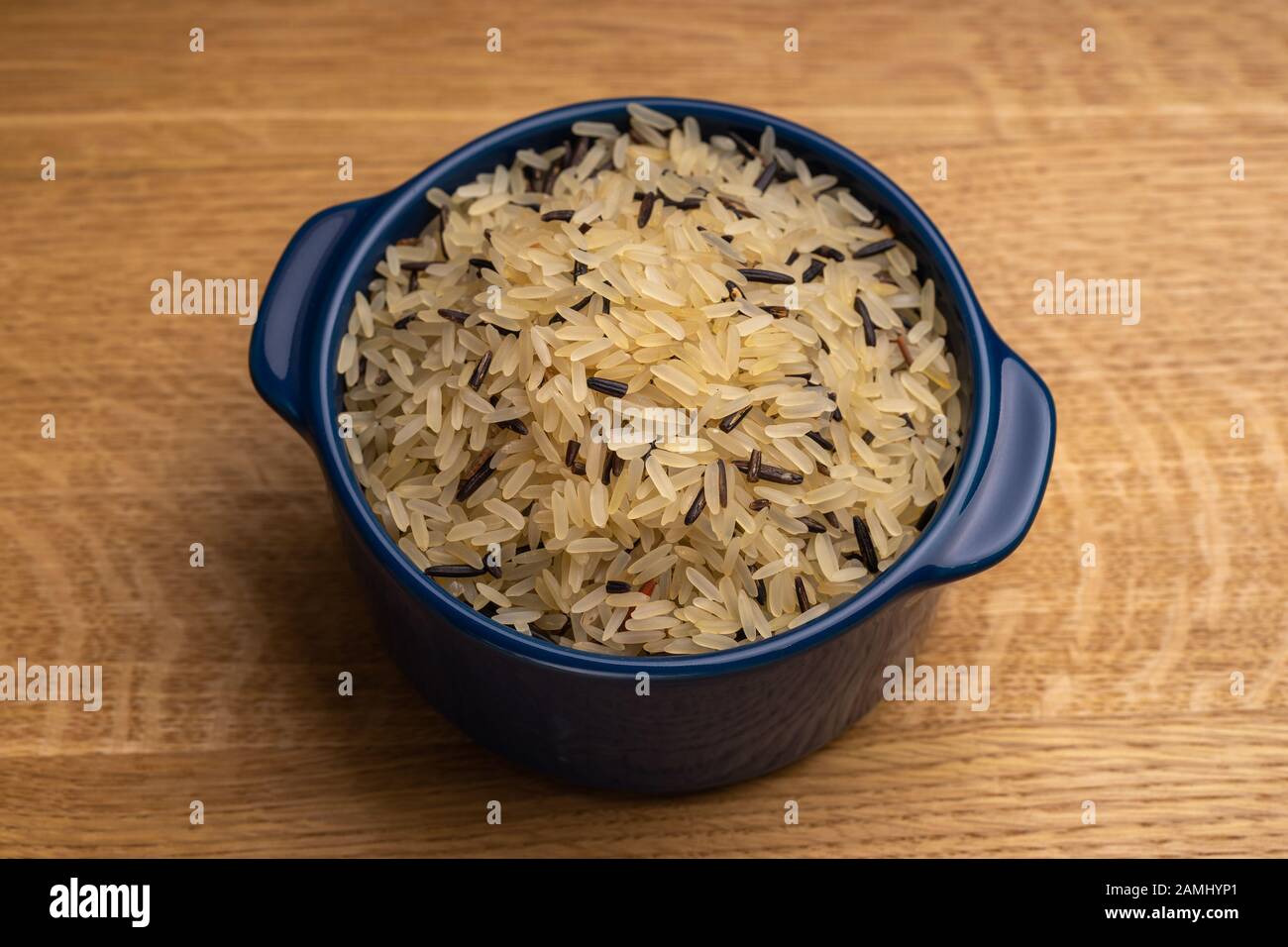 Grain of rice close up. Unpolished rice. Organic Food Background Stock ...