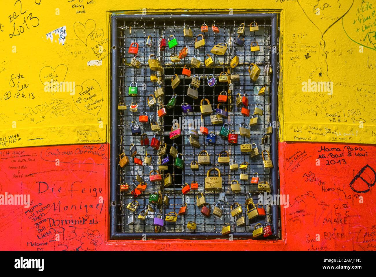 Love secret messages hi-res stock photography and images - Alamy