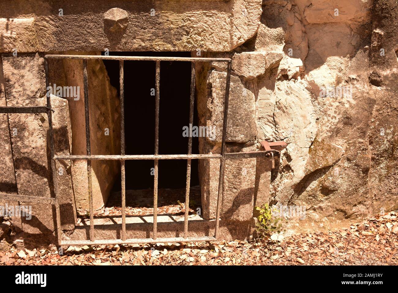 Metal bar gate hi-res stock photography and images - Alamy