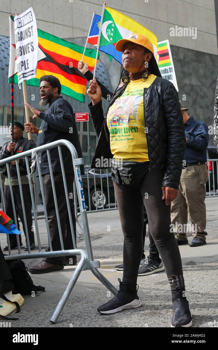 New York, USA, Oktober 25, 2019 Zimbabwe demonstration opposite the UN ...