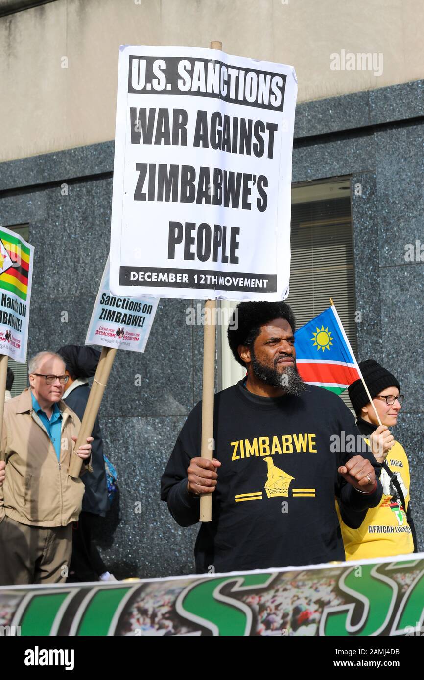 New York, USA, Oktober 25, 2019 Zimbabwe demonstration opposite the UN ...