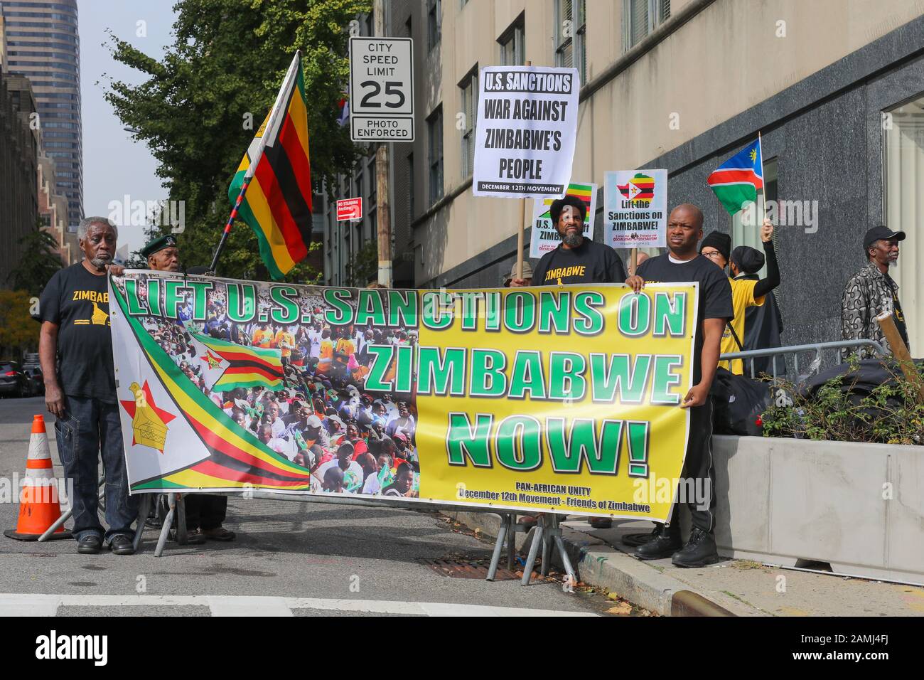 New York, USA, Oktober 25, 2019 Zimbabwe demonstration opposite the UN ...