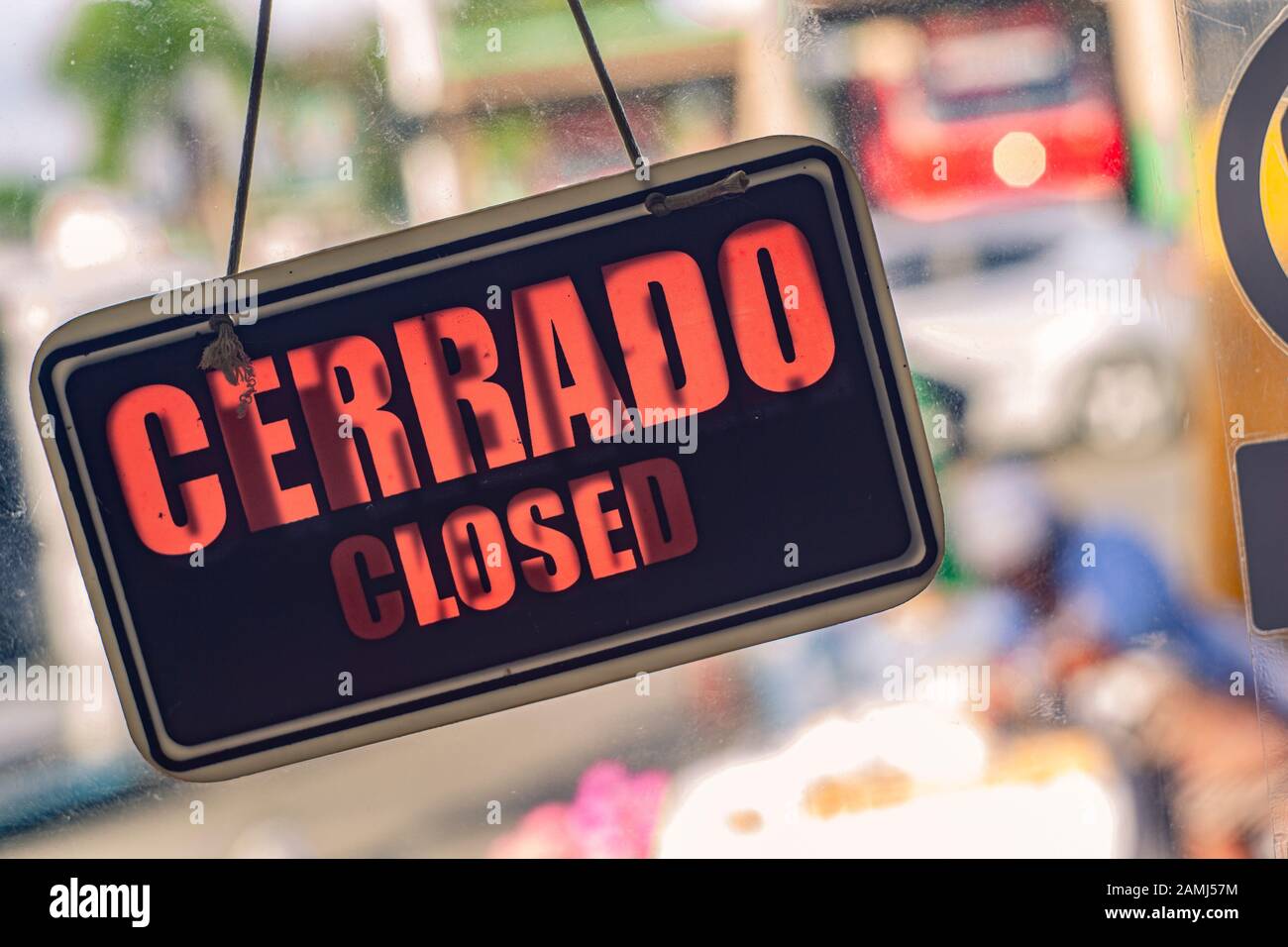 Cerrado Sign Spain High Resolution Stock Photography and Images - Alamy