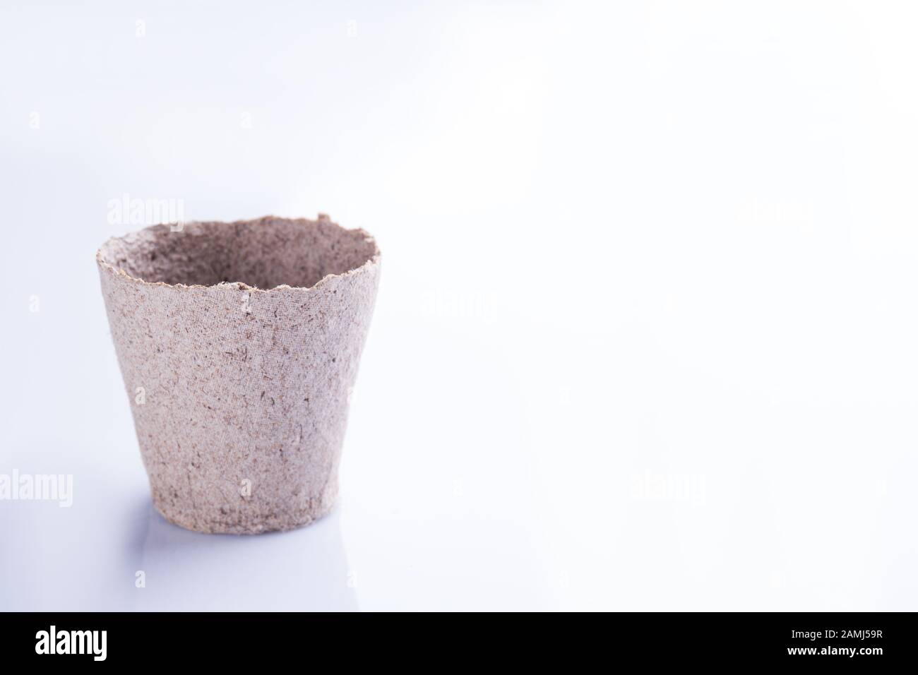 Biodegradable plant pot Stock Photo - Alamy