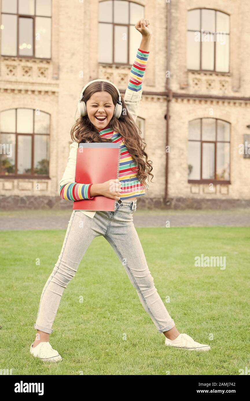 She has a really lovely singing voice. Small singer learning to sing ...