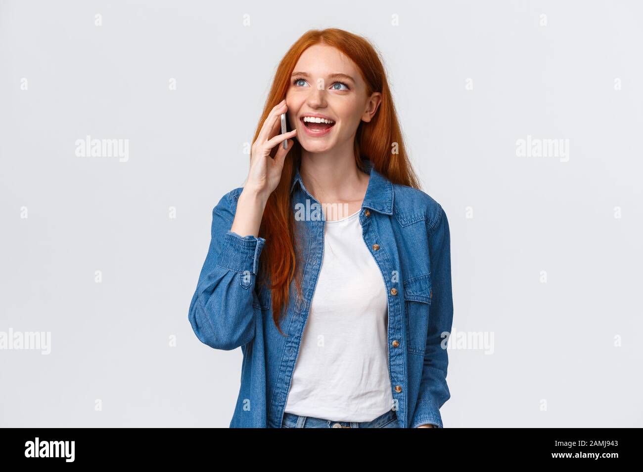 Teenager calling her mom hi-res stock photography and images - Alamy