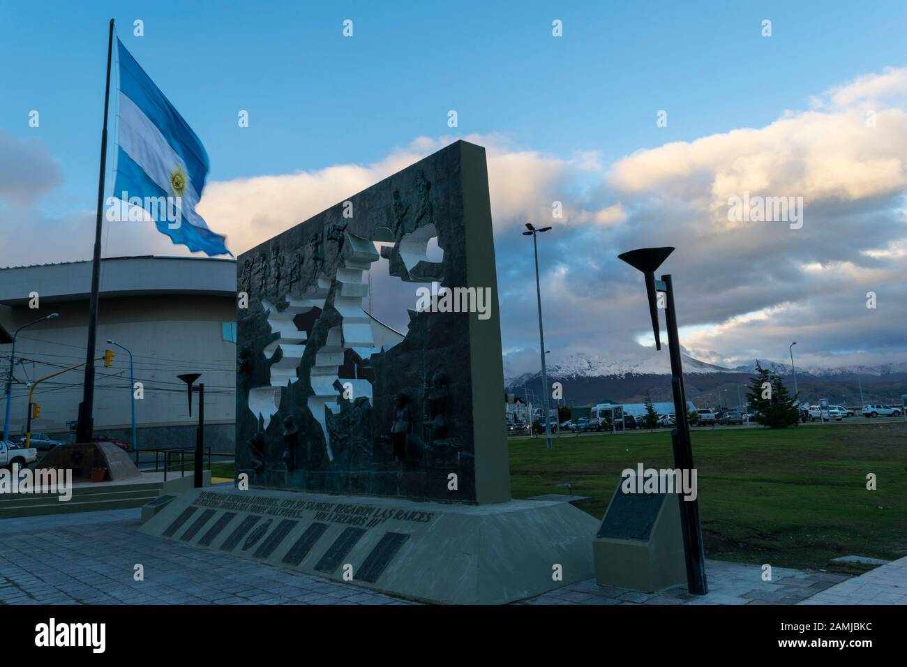 Falklands battle monument hi-res stock photography and images - Alamy