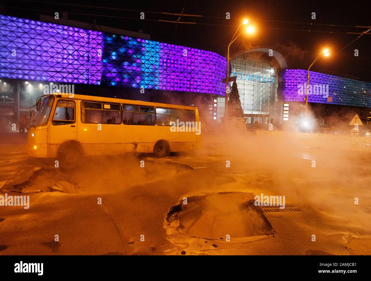 Bus stuck water people hi-res stock photography and images - Alamy