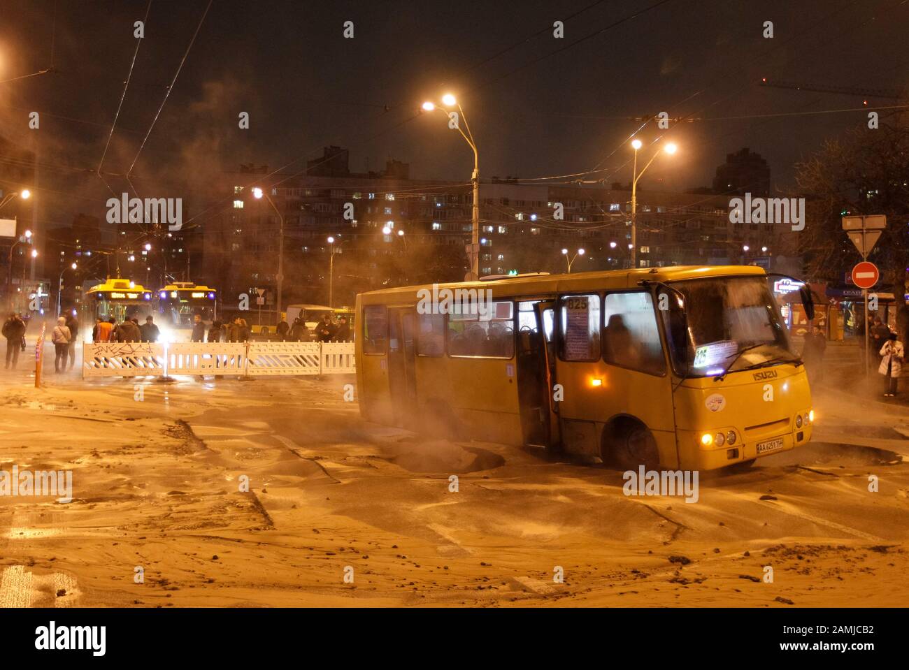 Bus stuck water people hi-res stock photography and images - Alamy