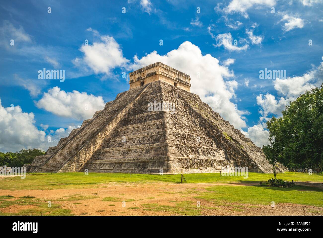 El Castillo, Temple of Kukulcan, Chichen Itza, mexico Stock Photo - Alamy