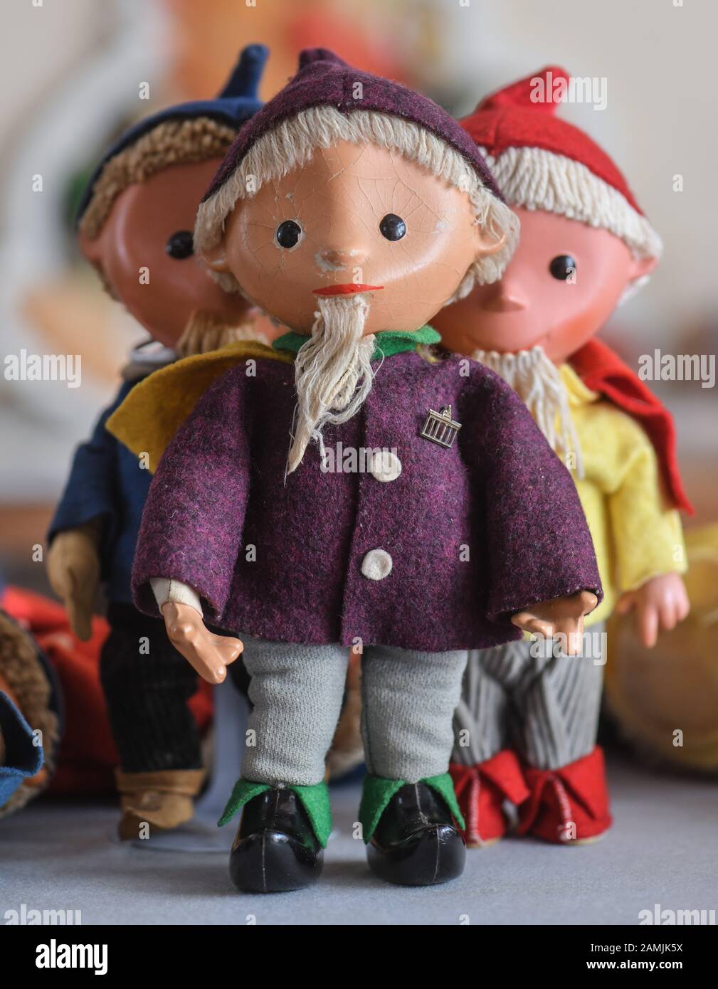 Erkner, Germany. 13th Jan, 2020. Sandman figures from the 1960s are on ...
