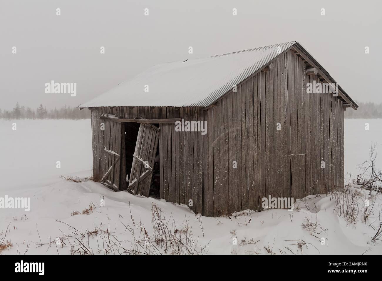 Barn rural farming doors hi-res stock photography and images - Alamy