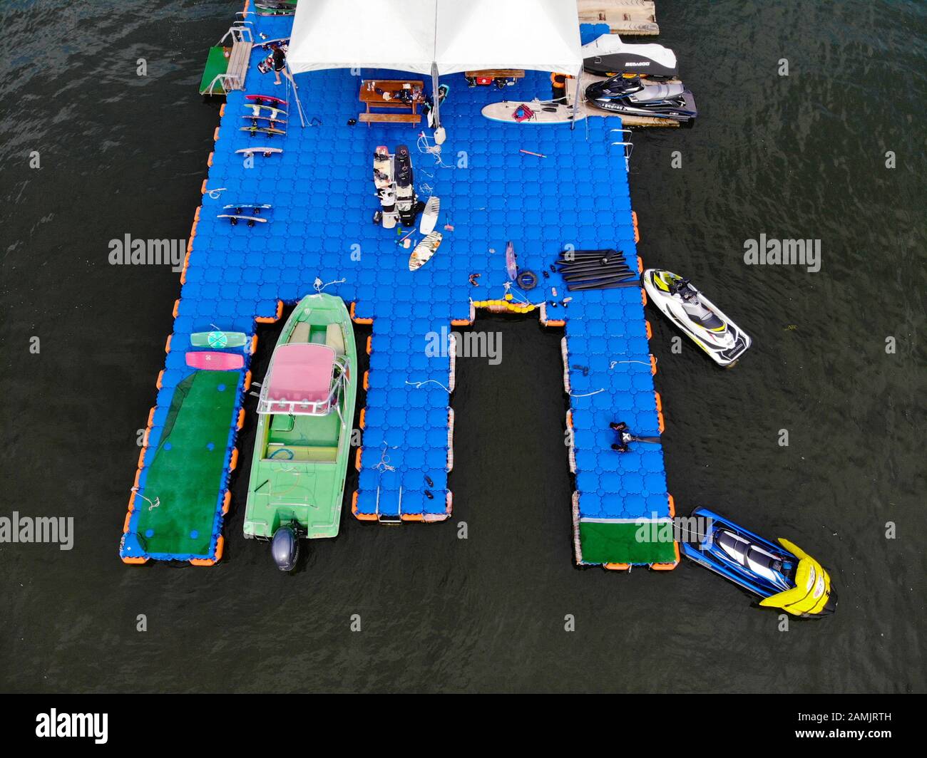 Asian boat jetty hi-res stock photography and images - Alamy