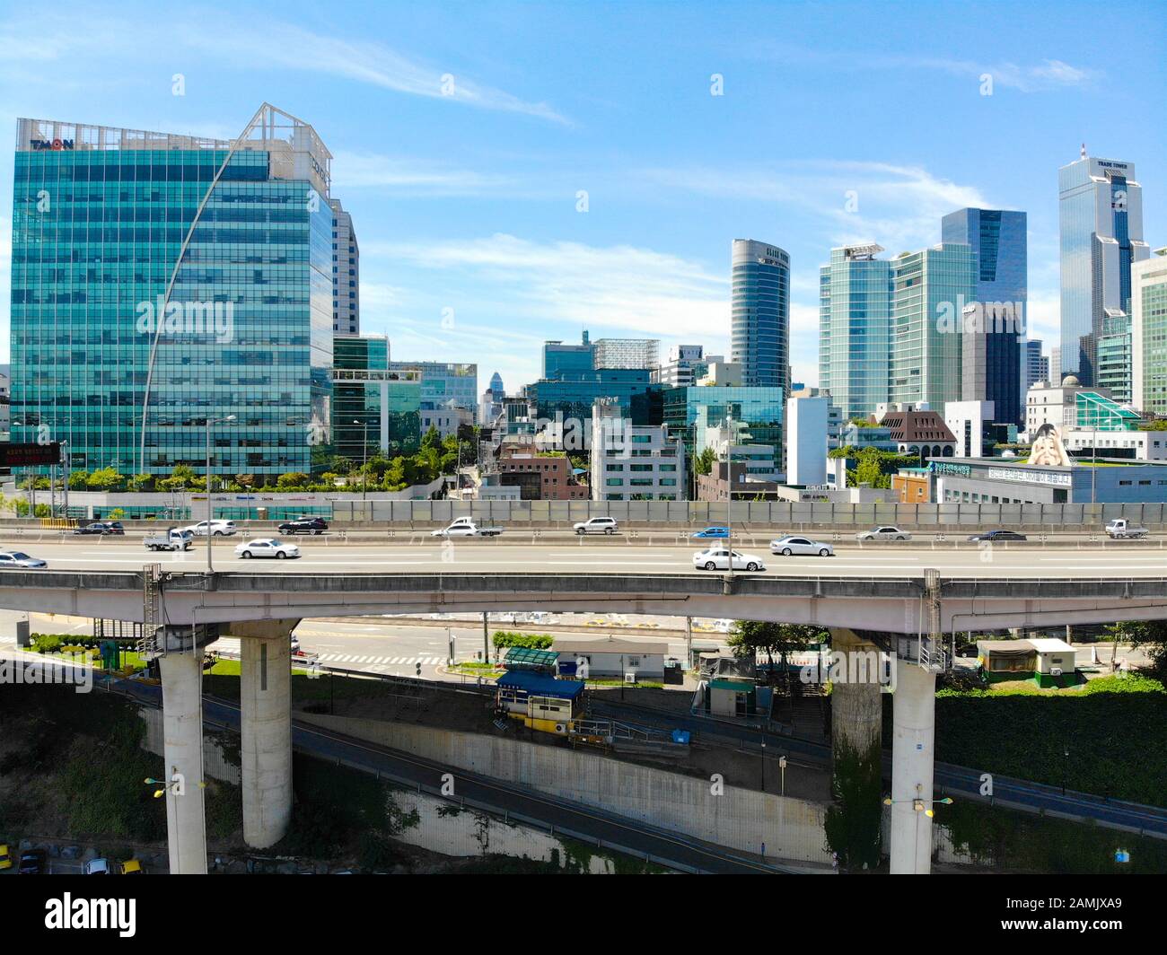 Highway side view hi-res stock photography and images - Alamy