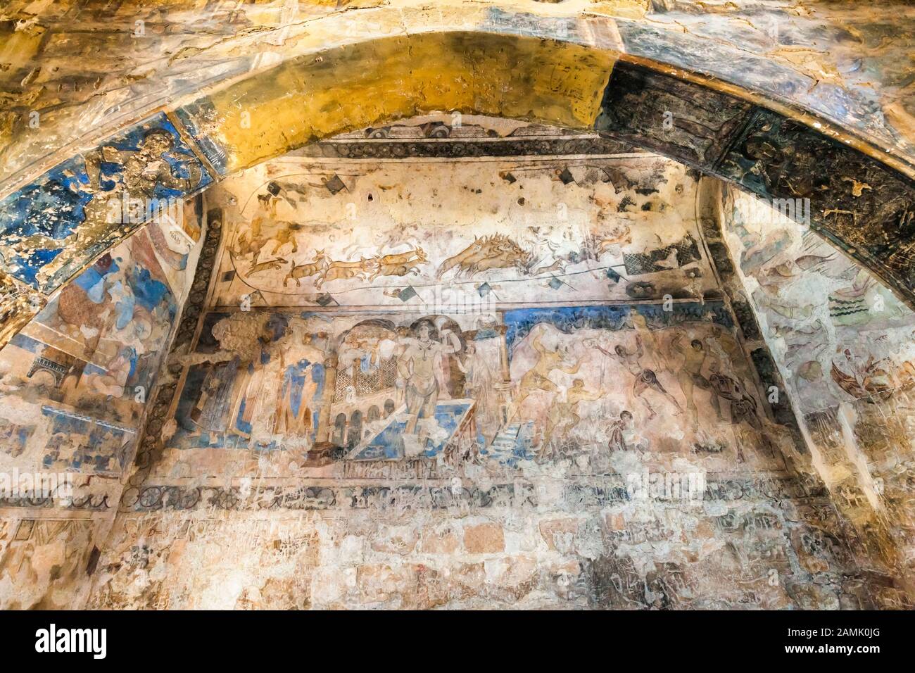 Castle interior castles hi-res stock photography and images - Alamy