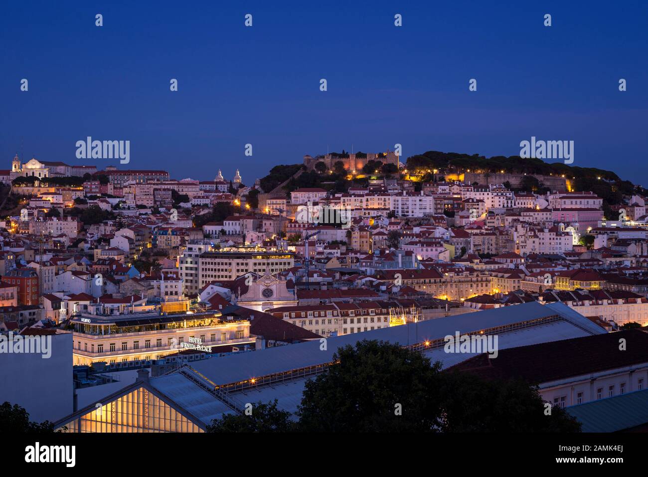Scenic view of Convento da Graca, Sao Jorge Castle and downtown in ...