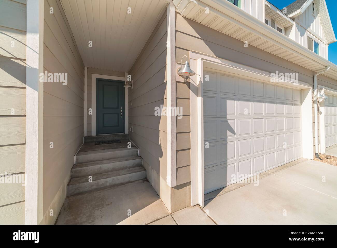 Recessed entrance hi-res stock photography and images - Alamy